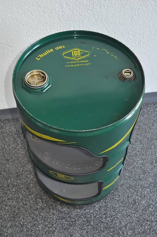 YACCO Ölfass Regal Objekt, Barrel-Art im Kanton Bern - tutti.ch