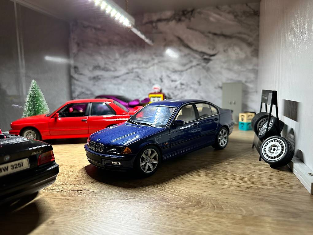 Bmw e46 328i limousine UT Models Modellauto 1:18 im Kanton Zürich ...