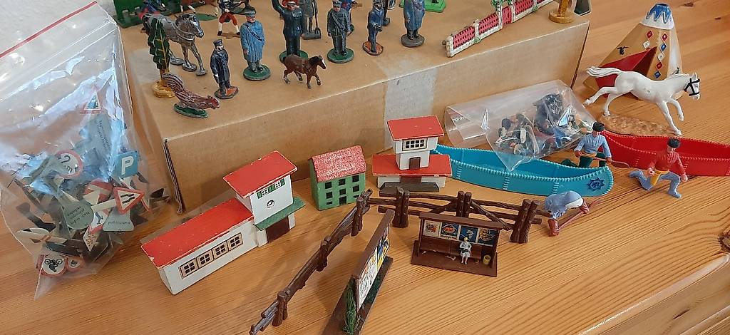 Figuren Aus Uberraschungseiern Verkaufen