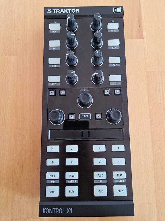 Native Instruments Traktor Kontrol X1 MK2 DJ im Kanton Thurgau - tutti.ch