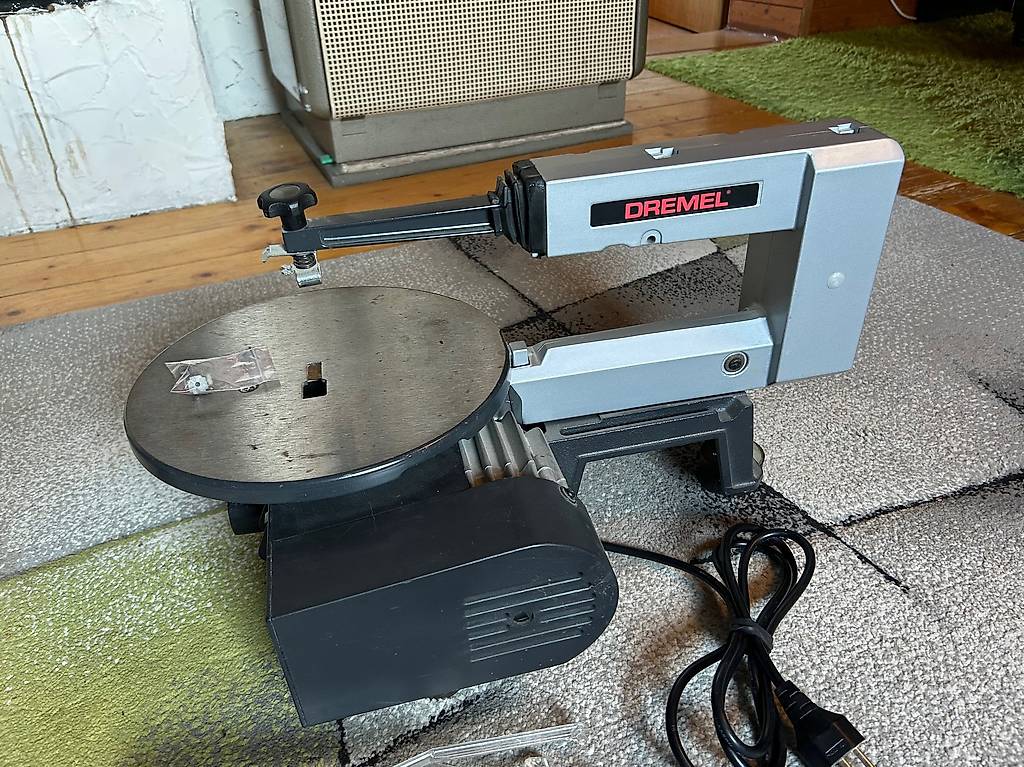 Dekupiersäge/E-Laubsäge Dremel MOTO-SCROLLER Modell 1371 im Kanton ...