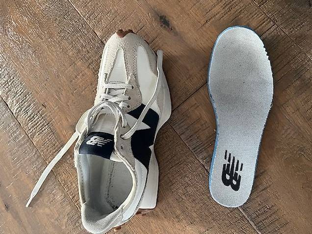 New Balance Sneakers in Gr. 36, Modell 327 im Kanton St. Gallen - tutti.ch