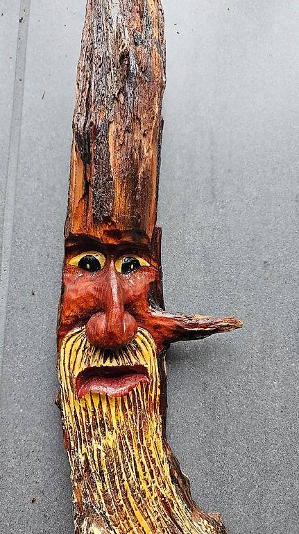 Handgeschnitzte Wurzel aus Holz mit einem Gesicht ! im Kanton Bern ...