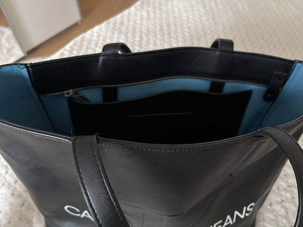 Handtasche Calvin Klein im Kanton Zug - tutti.ch