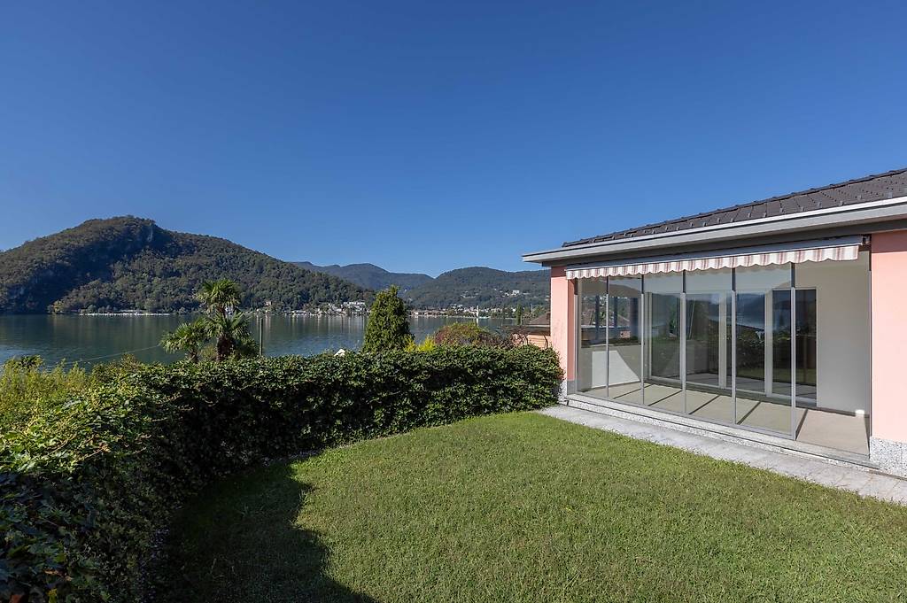 SPLENDIDA VILLA 5.5 CON GIARDINO VISTA LAGO IN COLLINA D'ORO im Kanton ...