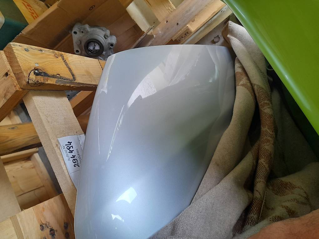 Stossstange und Haube für Dacia Sandero im Kanton Bern - tutti.ch