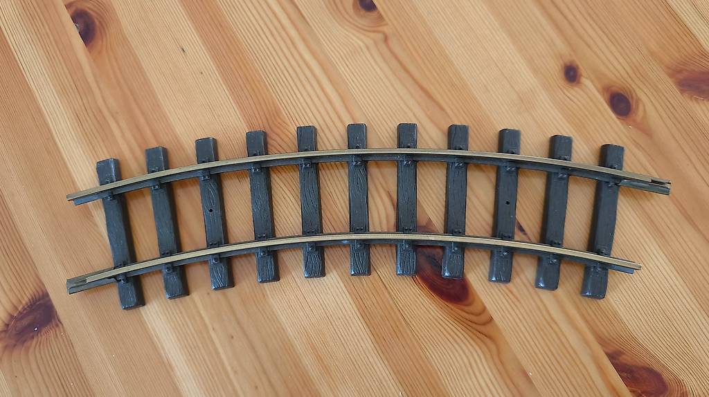 12 Stück gebogenes Geleise, R1 30 Graf Spur G im Kanton Zug - tutti.ch