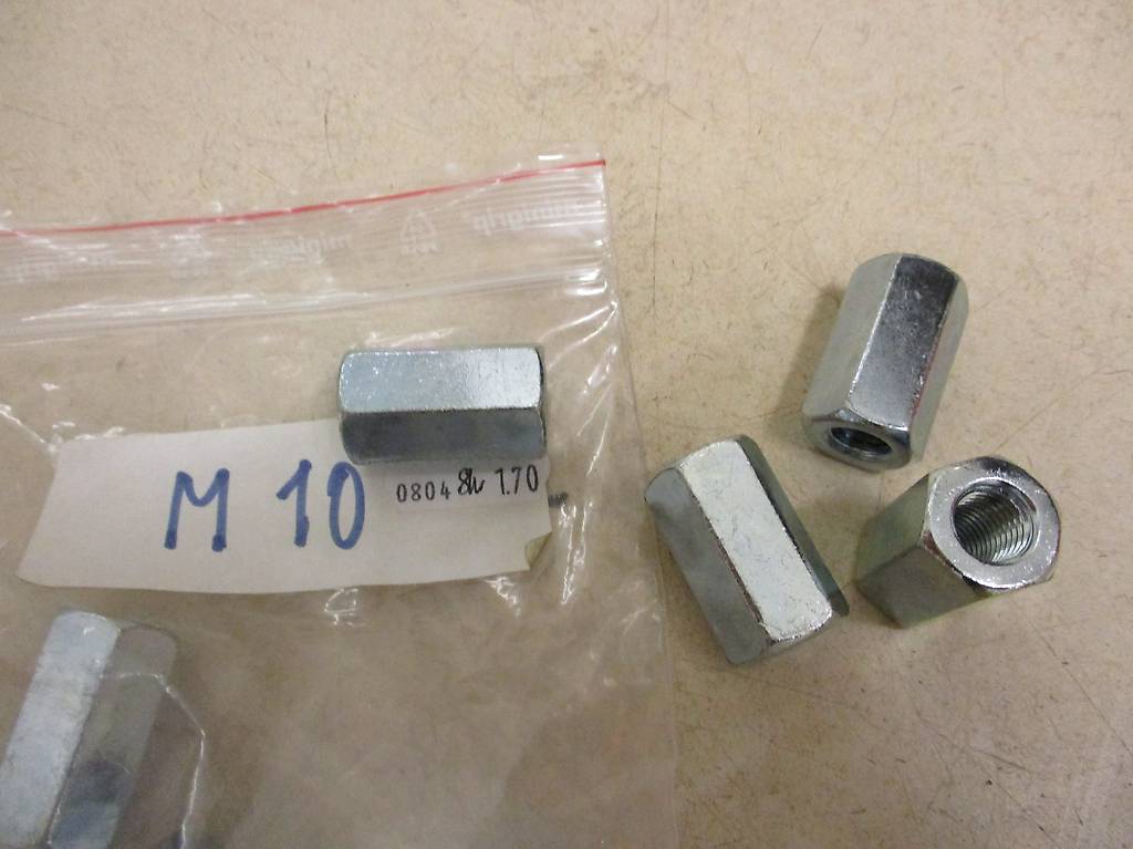 10x Spezial-Mutter M10 Länge 30mm / Durchmesser 16mm - NEU! im Kanton ...