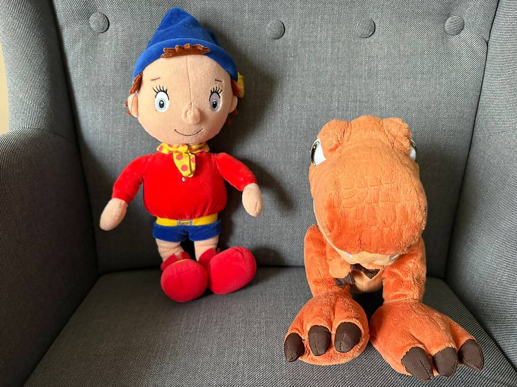 Mini stepper et peluches Fantasia, Oui-Oui, Schtroumpfette im Kanton ...