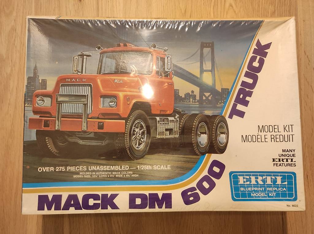 1:25 Ertl 8022 - Mack DM 600 Truck - Modellbausatz im Kanton Zürich ...