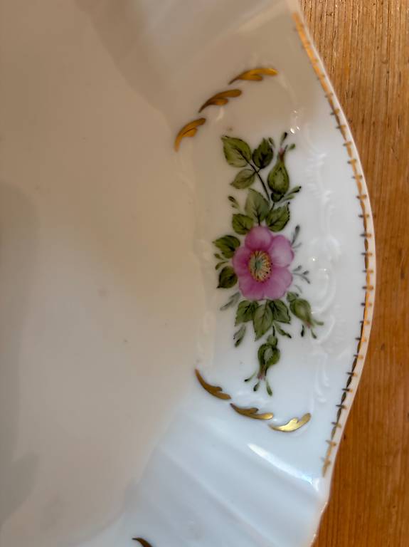 Kaiser Porzellan Schale bemalt mit Gold & Blumen im Kanton Bern - tutti.ch