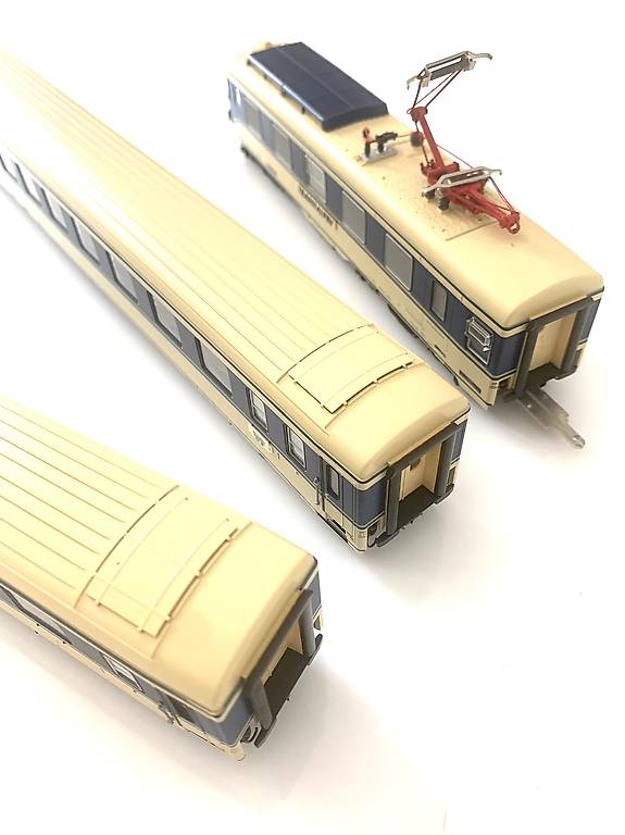 Roco Triebwagenschnellzug Transalpin Art 43053 H0 DC im Kanton Bern ...