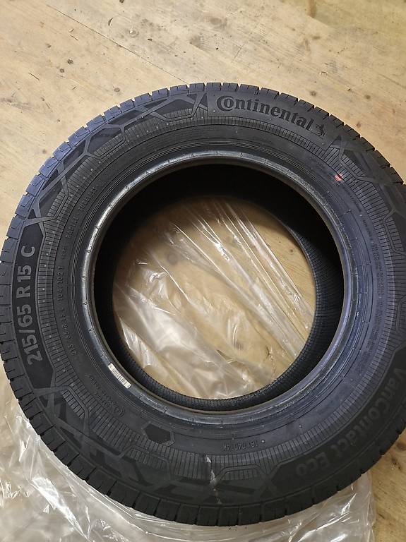 Sommerreifen Continental VanContact Eco 215/65 R15C im Kanton Zug - tutti.ch