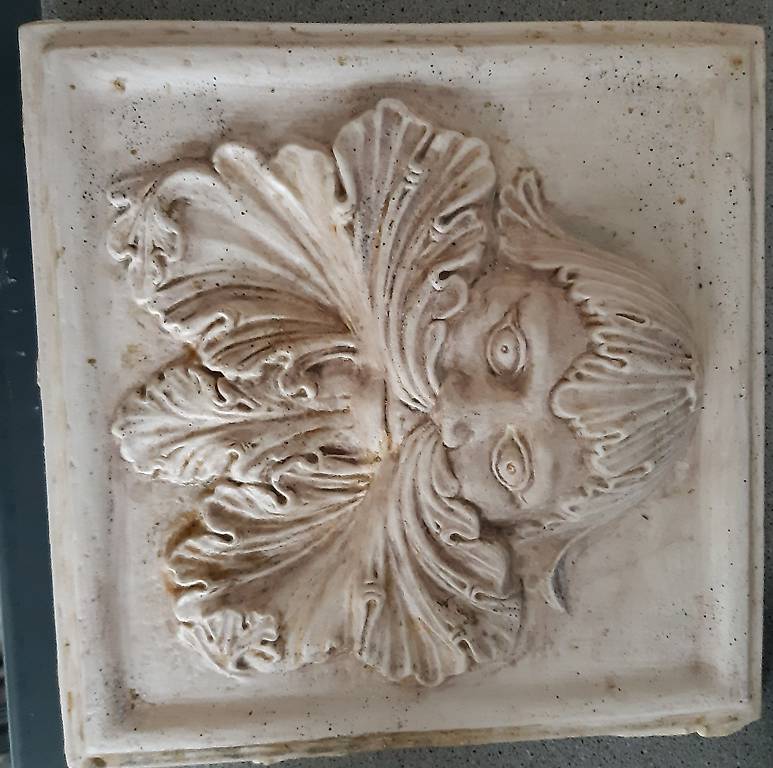 Mascaron bas-relief Bacchus plâtre im Kanton Wallis - tutti.ch