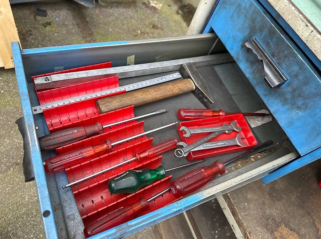 Profi Werkbank mit Häwa Profilschere inkl Schwere Metallplat im Kanton ...