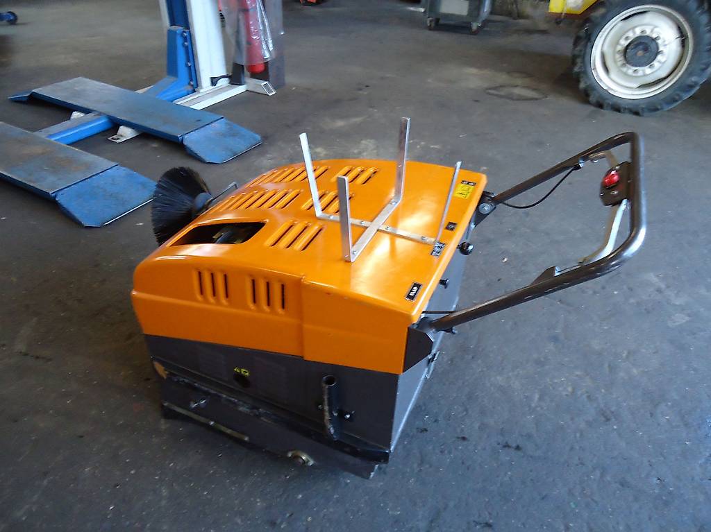 Kehrsaugmaschine Taski Balimat 85T im Kanton Bern - tutti.ch