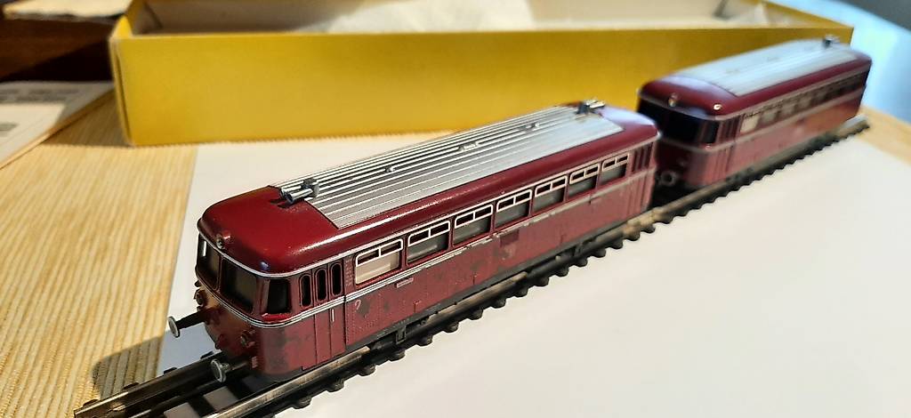 Trix Express 2290 2- teiliger Triebwagen DC 3- Leitert im Kanton Aargau ...