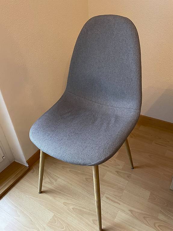 JYSK LINTRUP Esstisch und 4 JONSTRUP Esszimmerstühle im Kanton ...