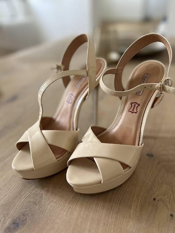 Buffalo Plateau High Heels Grösse 39 im Kanton Bern - tutti.ch