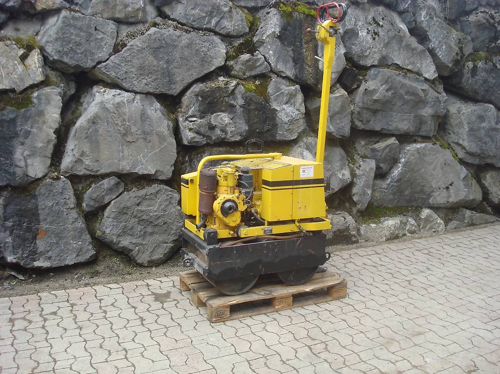 Weber Walze Vibrowalze 2 Rollen Walze im Kanton St. Gallen - tutti.ch