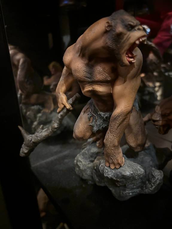 "Neil Andrythal" Statue von Mark Newman im Kanton Zürich - tutti.ch