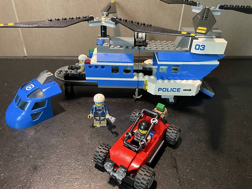 Lego City Festnahme in den Bergen 60173 nicht Komplett im Kanton Basel ...