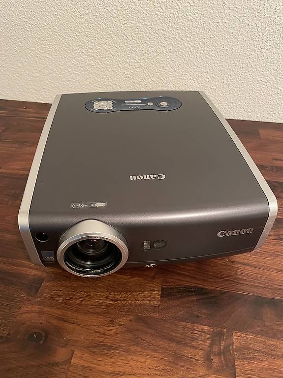 Canon X700 Beamer 4000 Ansi im Kanton Aargau - tutti.ch