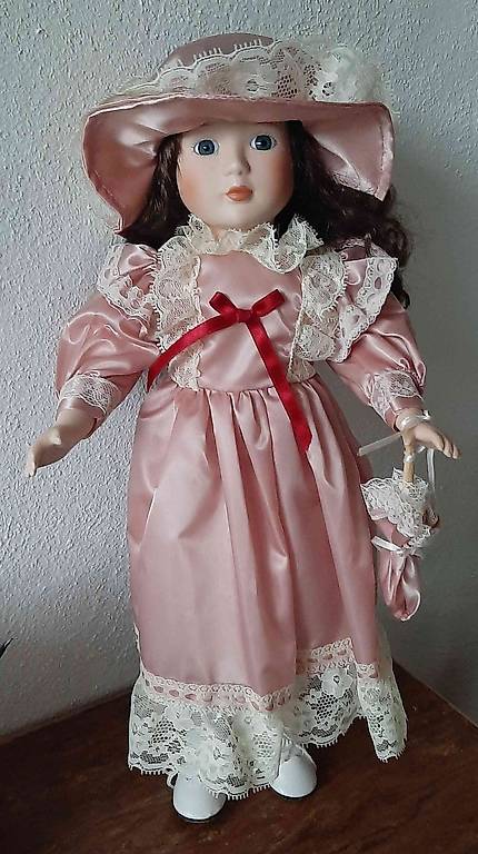Puppe Porcelain Doll Handarbeit neu Originalverpackung im Kanton Zürich ...