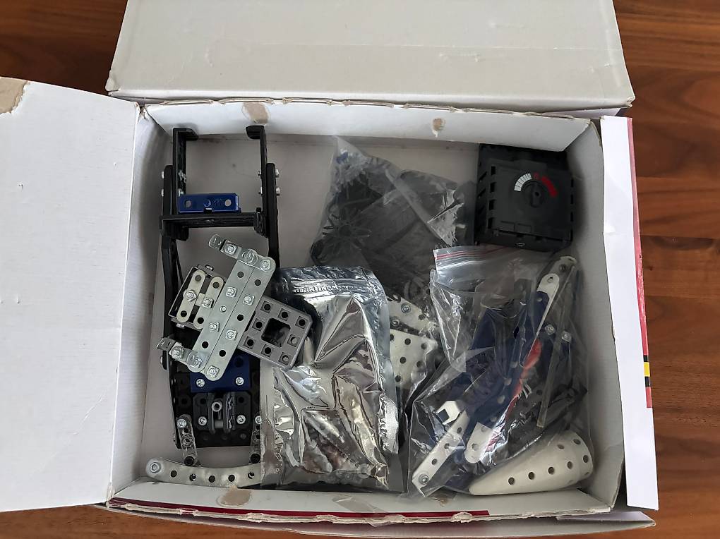 Meccano Supercar 25-in-1 und Space Quest Modellbausatz im Kanton Schwyz ...