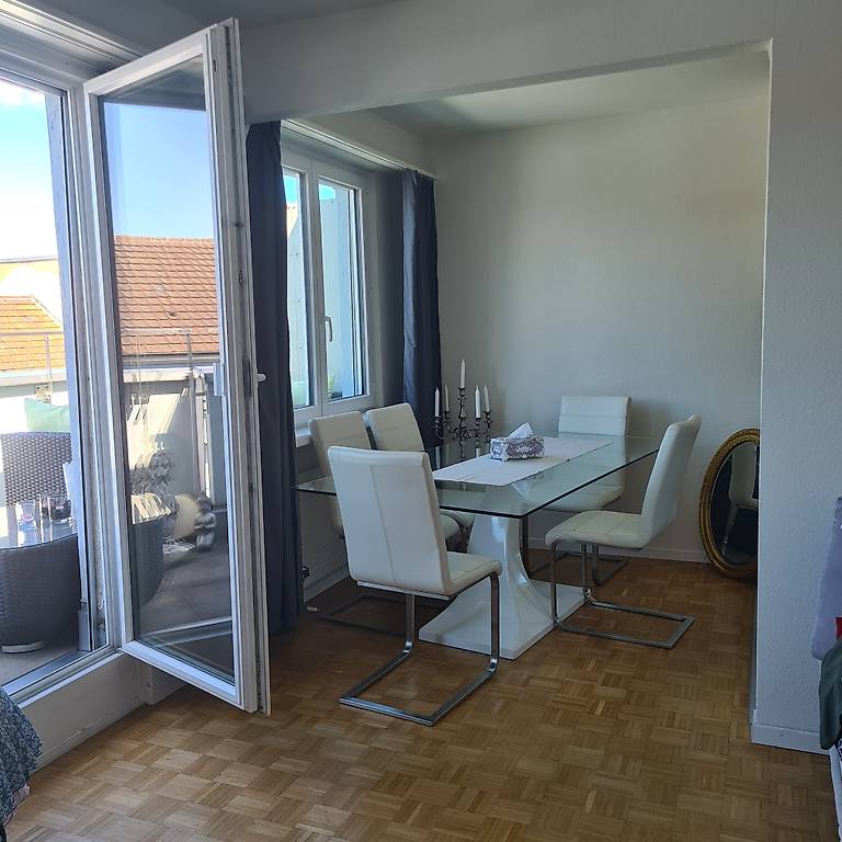 Wunderschöner Design Esstisch mit 6 Stühlen Weiss im Kanton Basel-Stadt ...